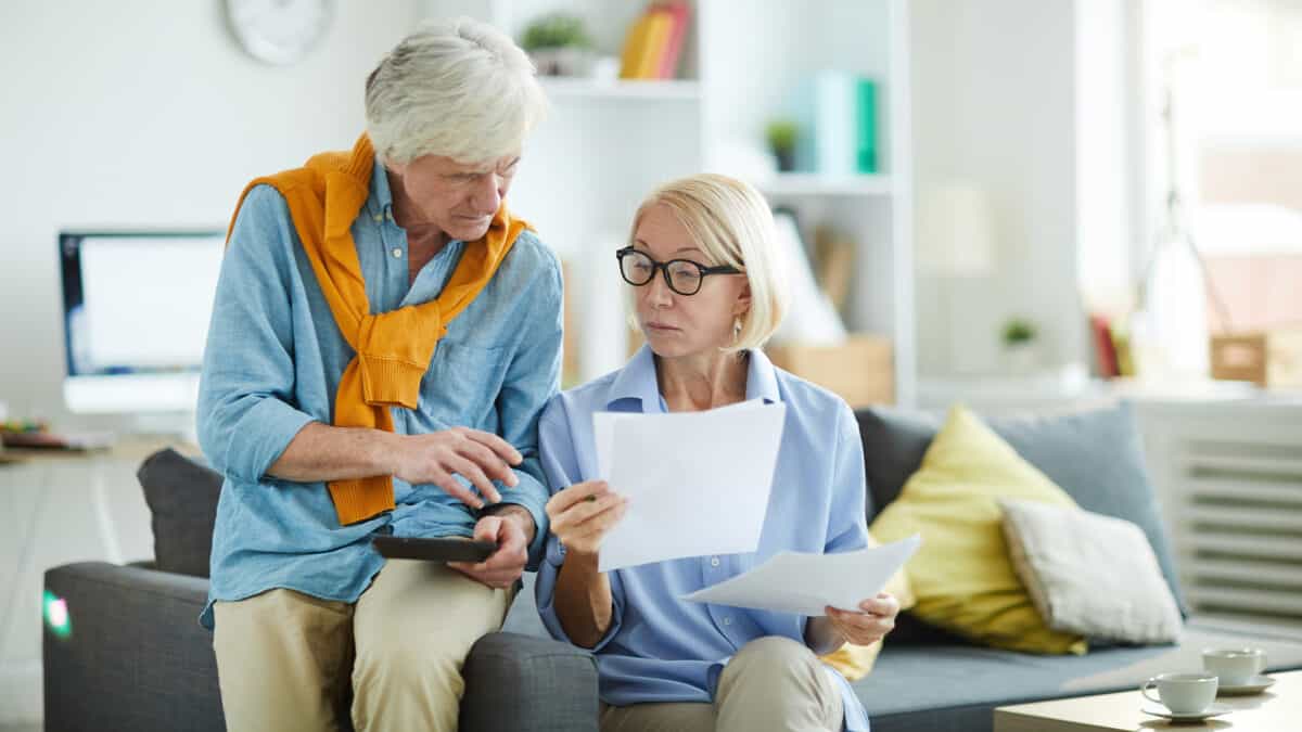 How to Serve Older Residents: A Checklist - Flat Living